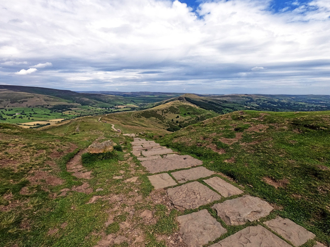 Mam Tor Circular Walk – 10km Peak District Hike from Castleton